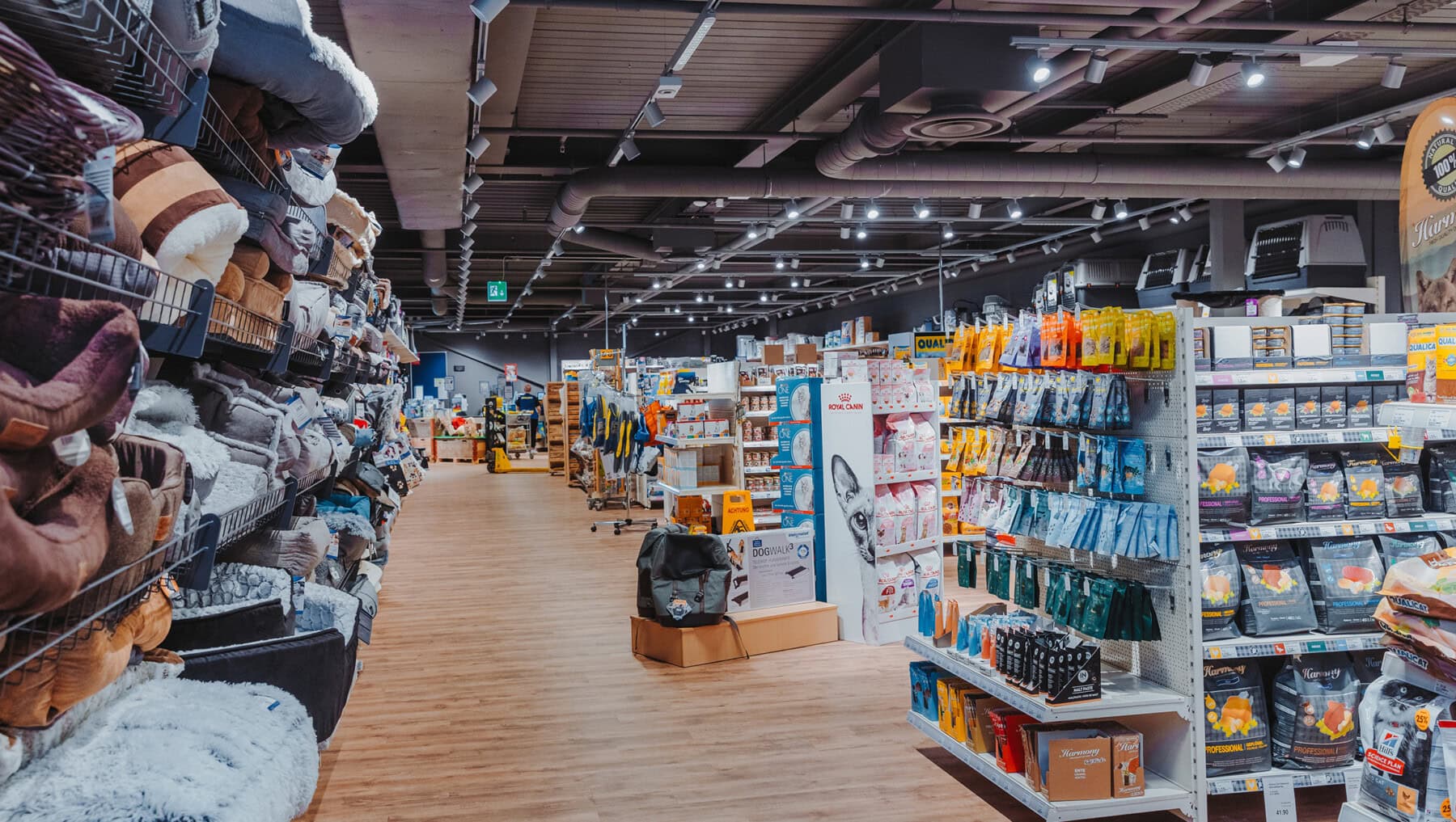 Qualipet Haustierbedarf, Tierfutter und Petcare